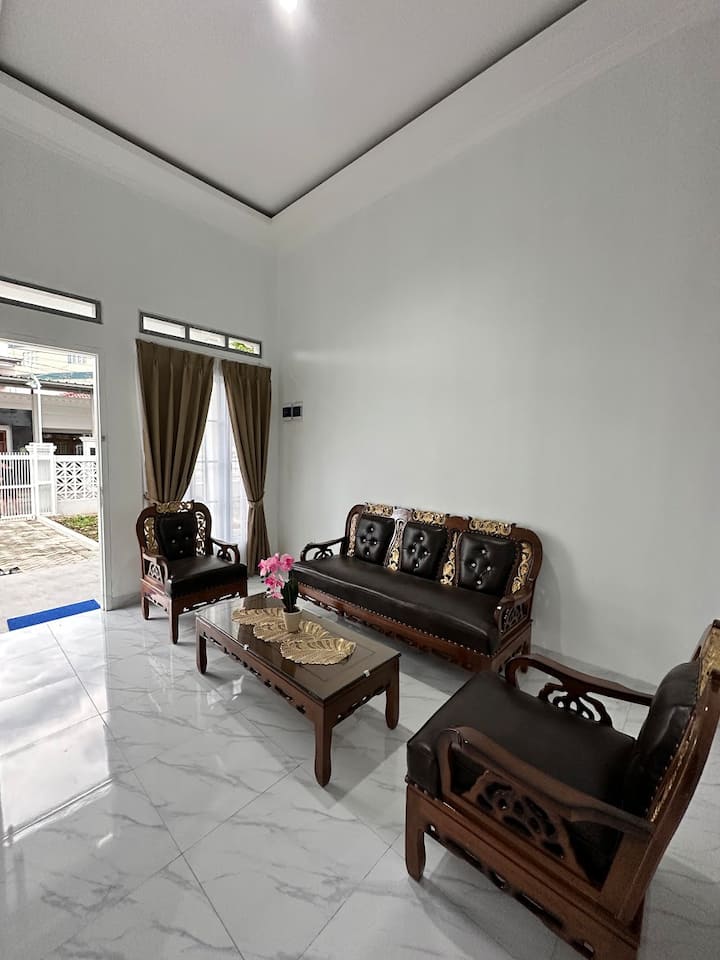 Homestay White House Bandar Lampung - Bandar Lampung