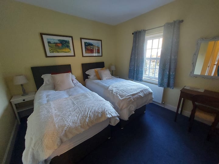 Hawks Nest B&b, Scottish Borders.
Twin Bedroom. - Selkirk, UK