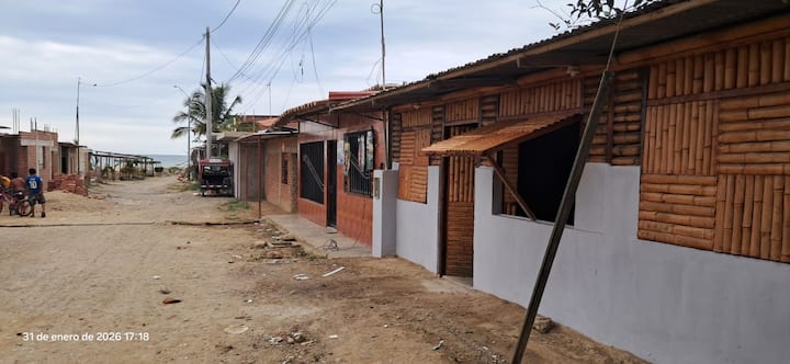 Disfruta Del Mar En Una Acogedora Casa De Playa - Caleta Cruz