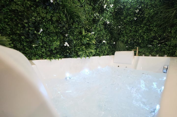 Studio Hypercentre Avec Jacuzzi Et Cour Privée - Montpellier