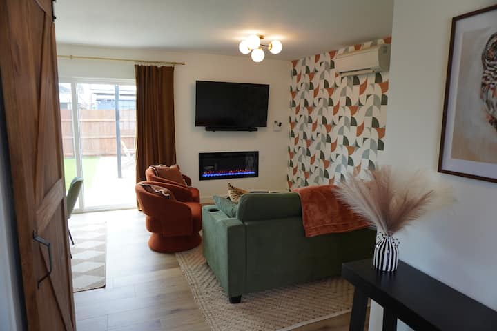 Walkability, Centrally Located, Dog Friendly - Redmond, OR