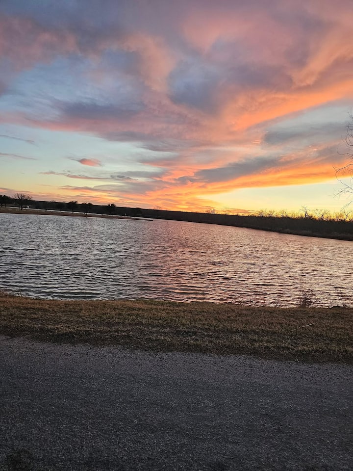 *Lux* Mins 2 *Shannon S Hospital* *Lake Nasworthy* - San Angelo, TX