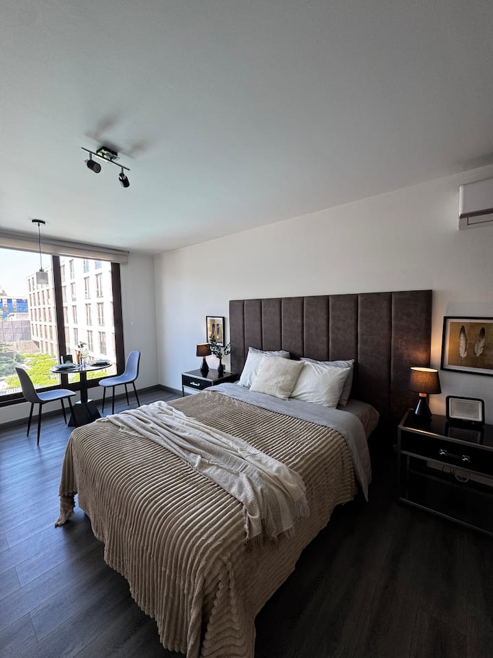 Modern Pool View Studio | City Center - Chile