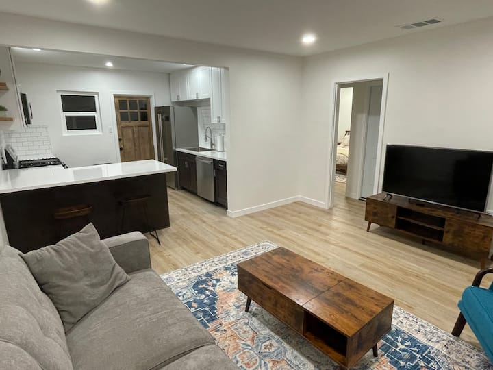 Clean, Bright, Quiet 1-br Full House With Garage - 호손