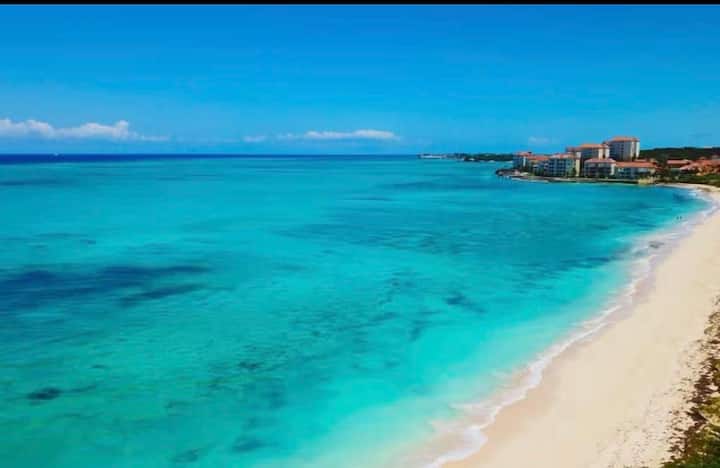 Ocean Front 3 Story Condo - Nassau