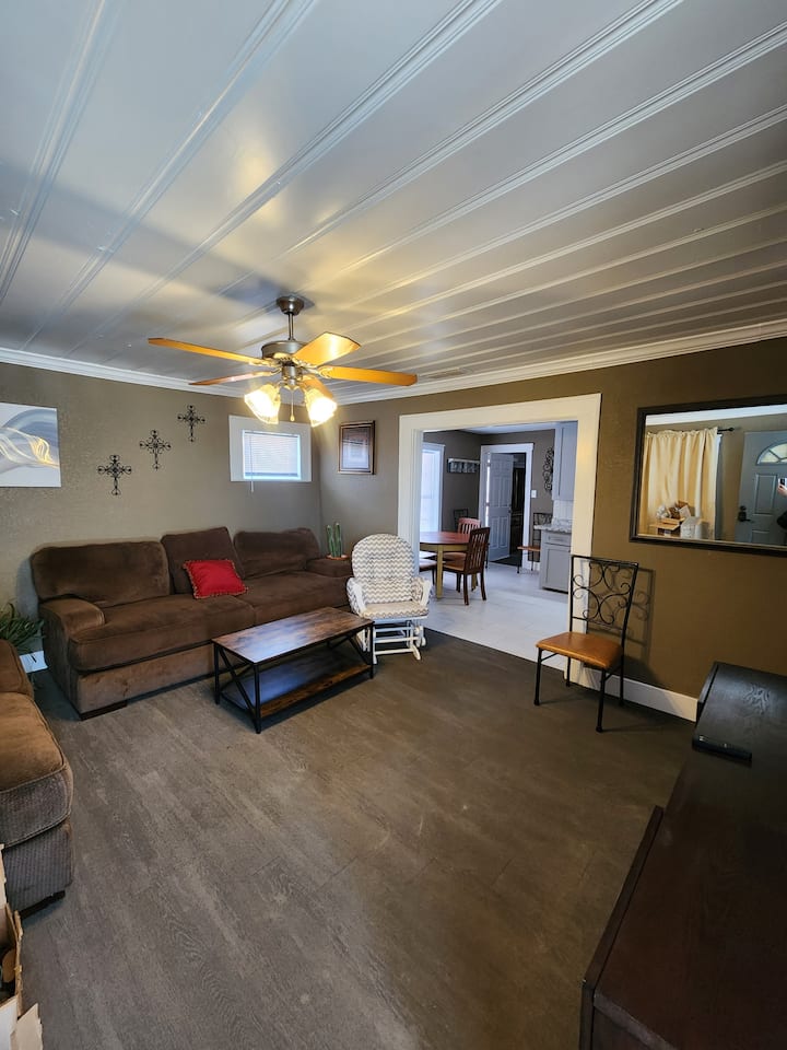 Spacious Getaway House
Private Master Bedroom - Wichita Falls