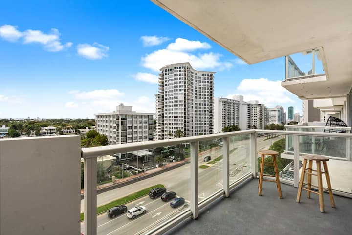 Steps From The Beach - Prime Miami Beach Condo - Miami Beach, FL