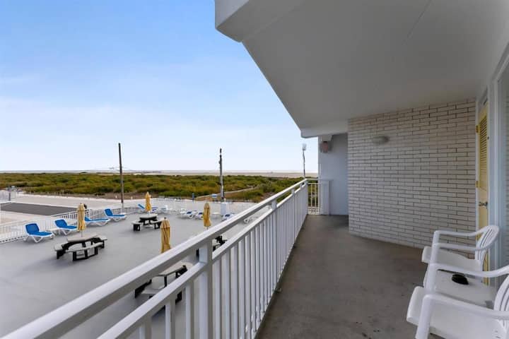 Sunny Beachfront Condo At The Nassau Inn - Wildwood, NJ