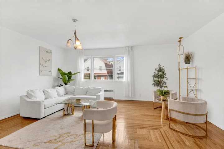 Nyc Comfort Stay | King Bed & Convenient Parking - Yonkers, NY