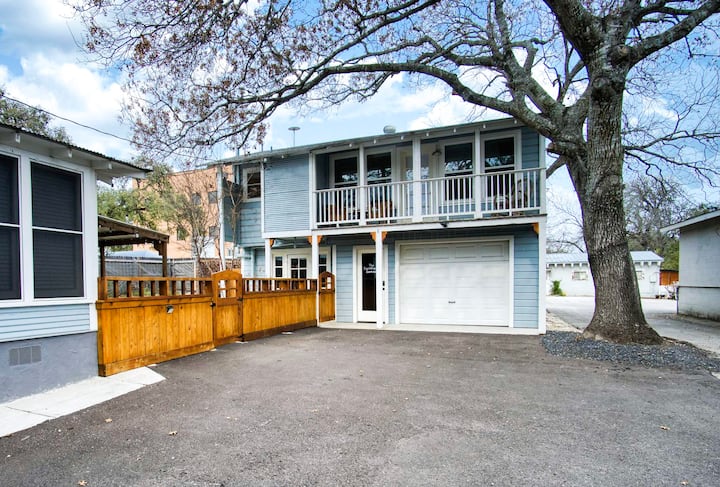Cozy Farmhaus Loft Apartment New Braunfels Gruene - Schlitterbahn, New Braunfels