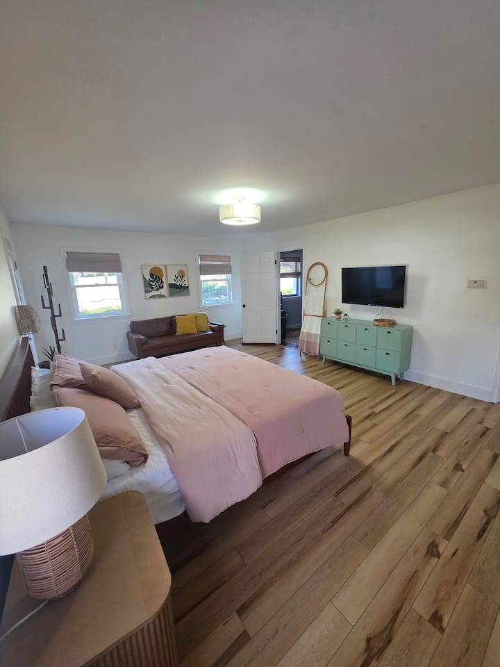Newly Renovated Apartment Close To Everything - Middletown, OH