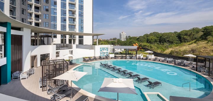 Modern 1br Retreat | Pool, Views & Prime Location - San José