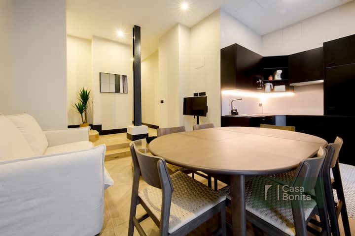 Historia En Justicia, Tu Casa Bonita Para 8 - Madrid