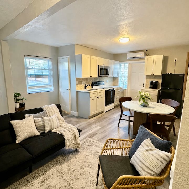 Coastal Getaway Near The Beach - 클리어워터