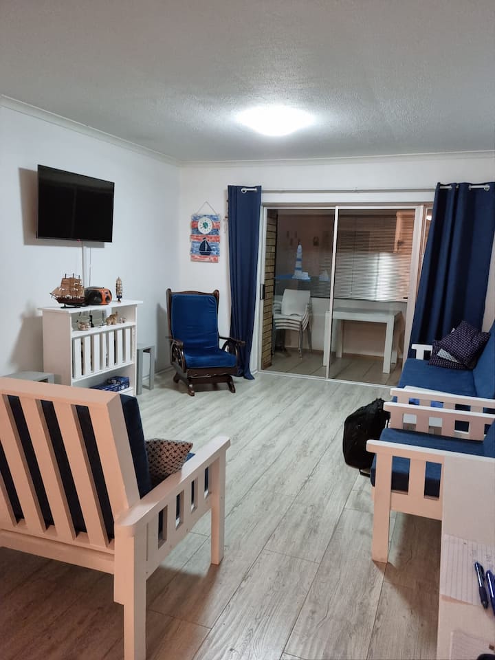 Spacious 3 Bedroom. Ready To Be Enjoyed. - Mosselbaai