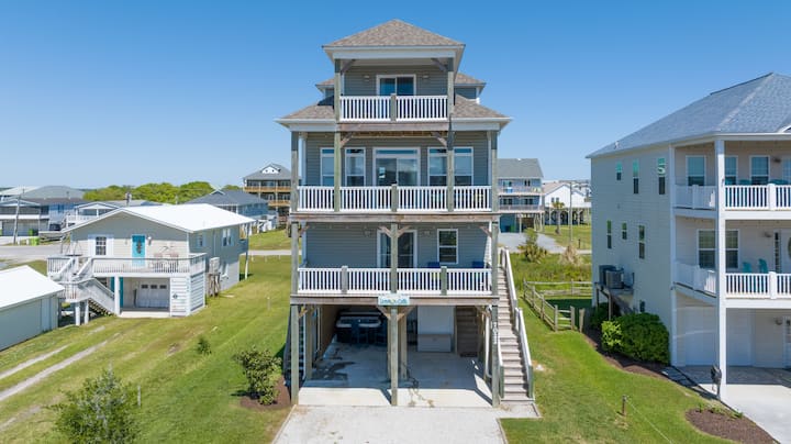Walk To Beach / 4 Br With Hot Tub And Elevator - Surf City