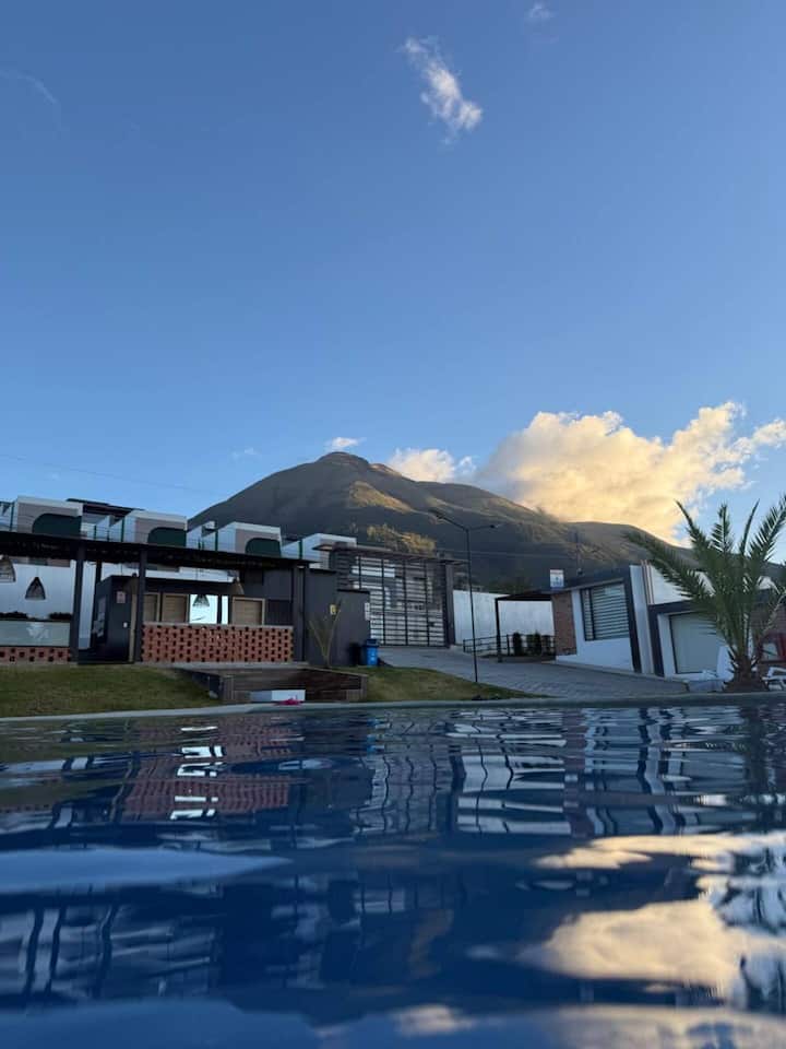 Casa Moderna Con Piscina Y Vista A Ibarra - Imbabura