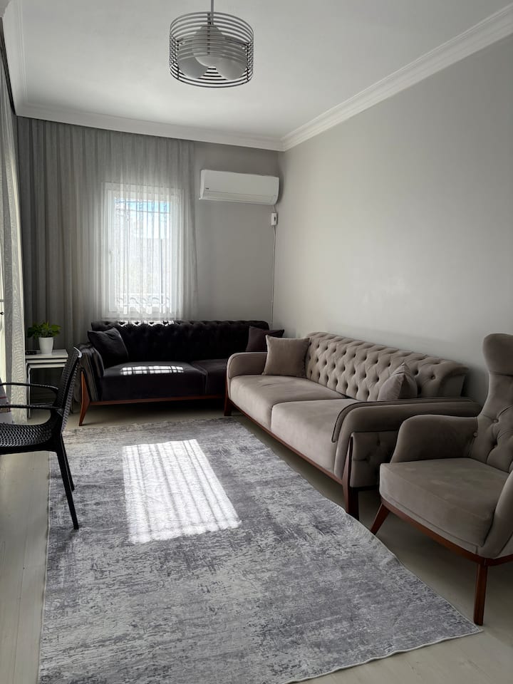 ÇUkuraltı Merkez Ana Caddede 1+1 - Aydın