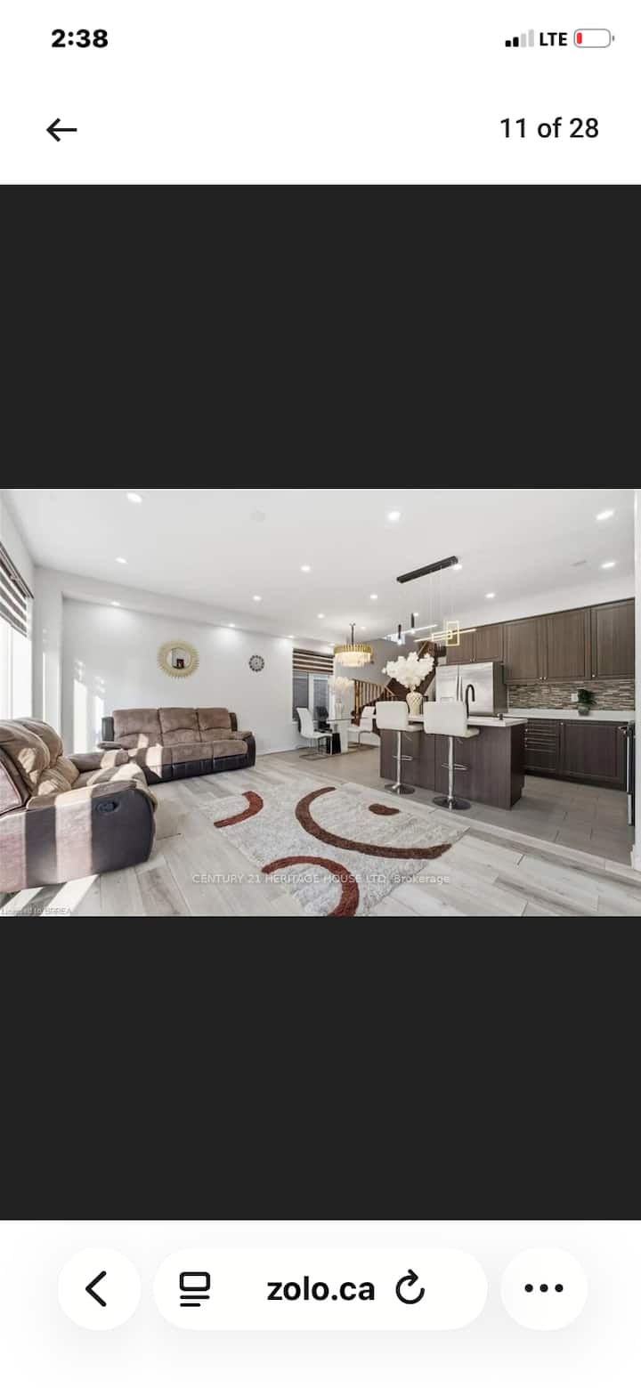 Perfect For A Family Home - 해밀턴