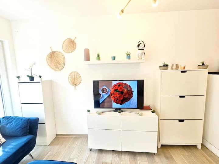 Contemporary Studio Oasis In Luxembourg - Luxemburg