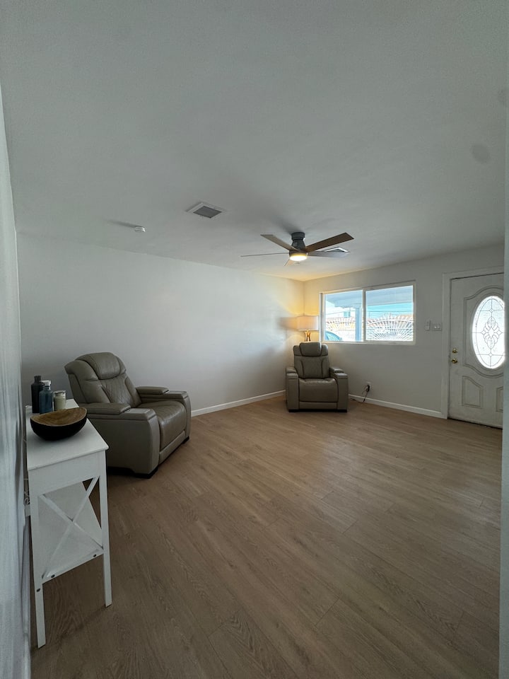 Private Gated Modern 2br • Fort Bliss - North Hills - El Paso