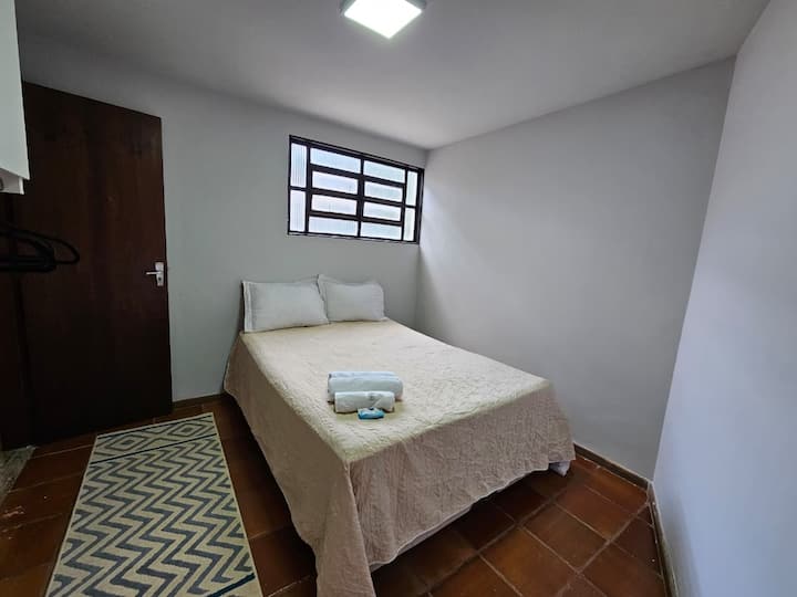 Quarto E Banheiro Privativo Setor Sul - Anexo. - Goiânia