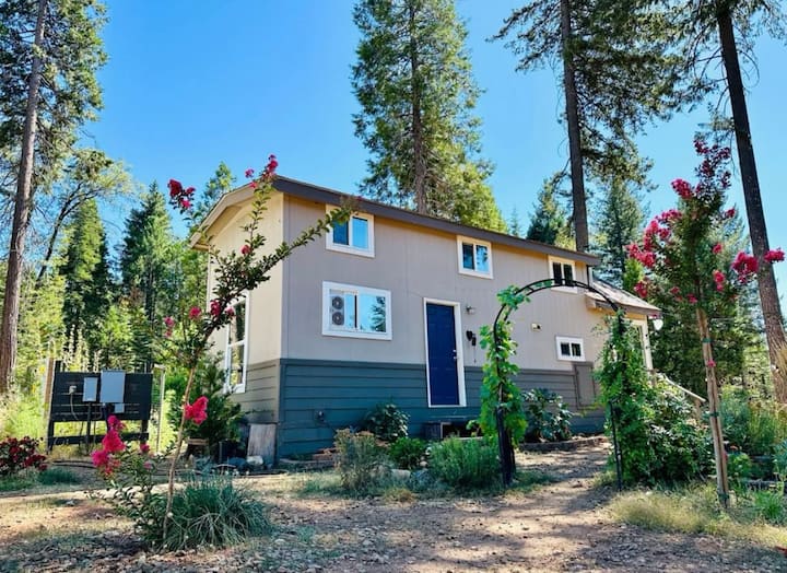 Golden Hour Getaway | Private Forest Tiny Home - Jasper Lake, Nevada City