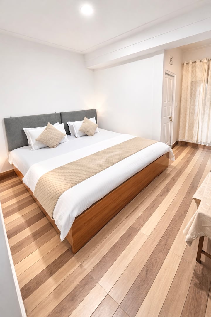 Double Bed Room In Gangtok 800 Mtrs From Mg Marg - Gangtok