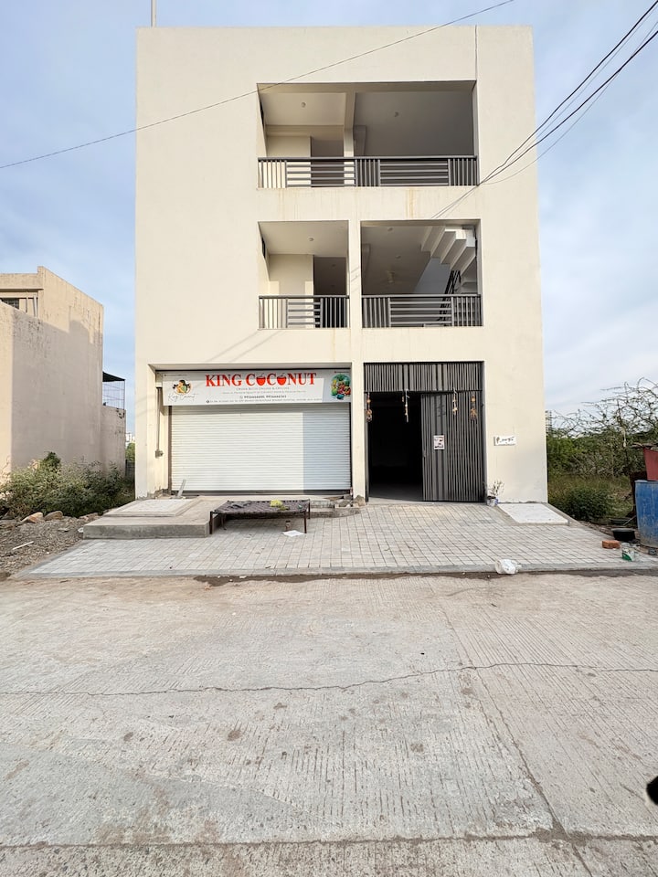 Sweet Dreams Come At Homely Stay Only: Radha Kunj - Indore