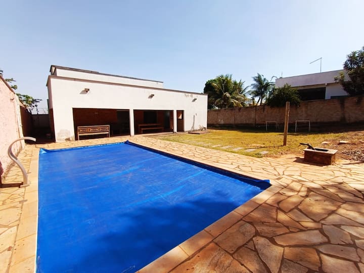 Casa De 03 Quartos Sendo 02 Suítes Plenas. - Goiânia