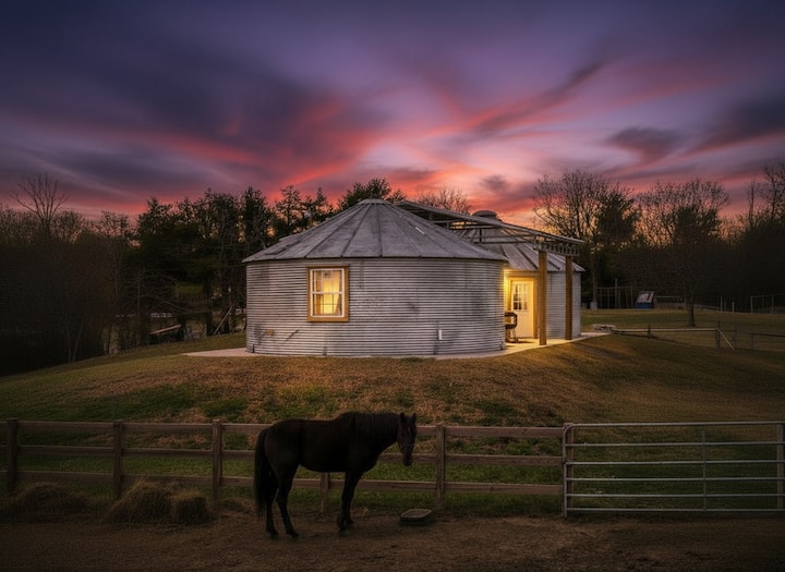John’s Place: Unique Silo Stay & Horse Trail Rides - Rugby, TN