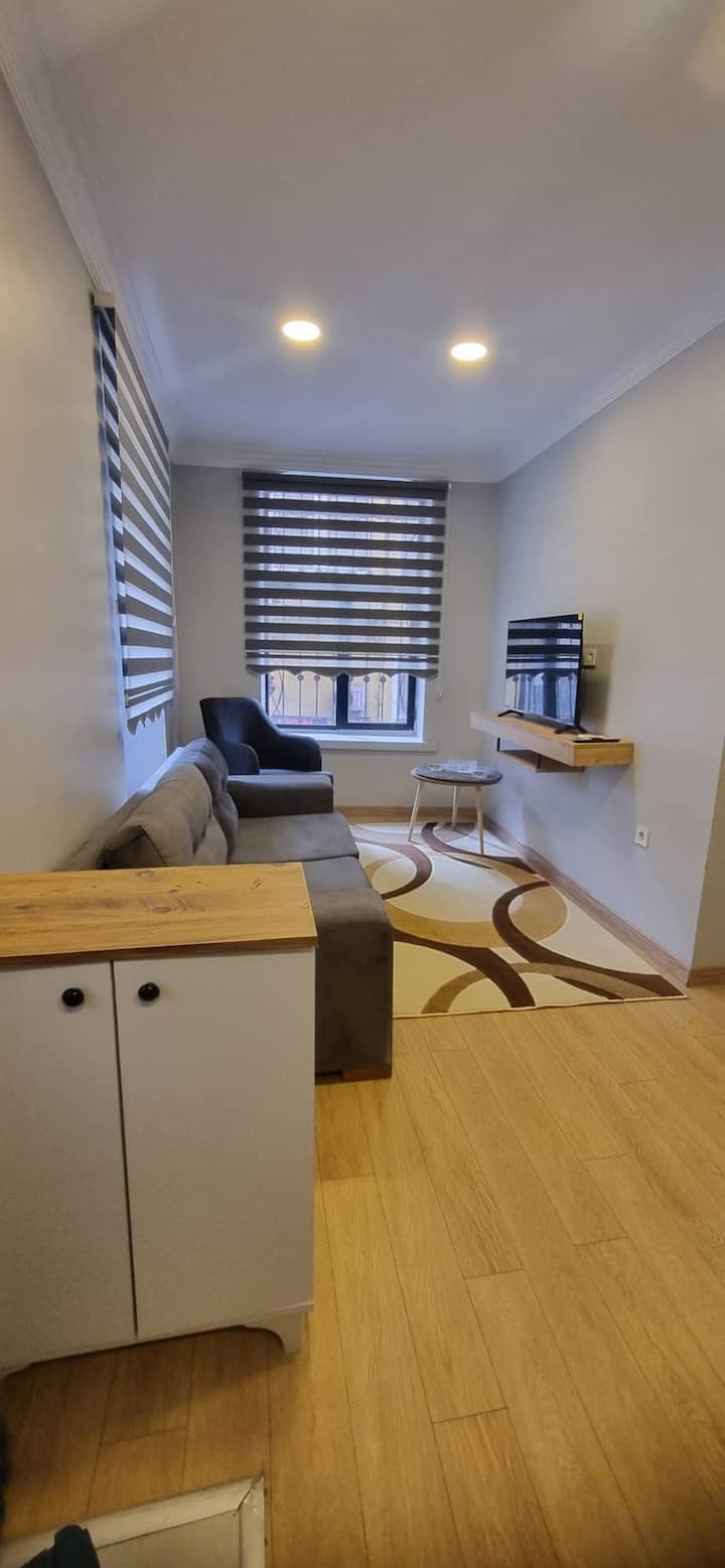 Taksim Bölgesinde Ev (Giriş Kat) - Şişli