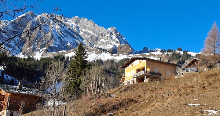 Bel Appartement En Chalet Avec Vue Imprenable - La Giettaz