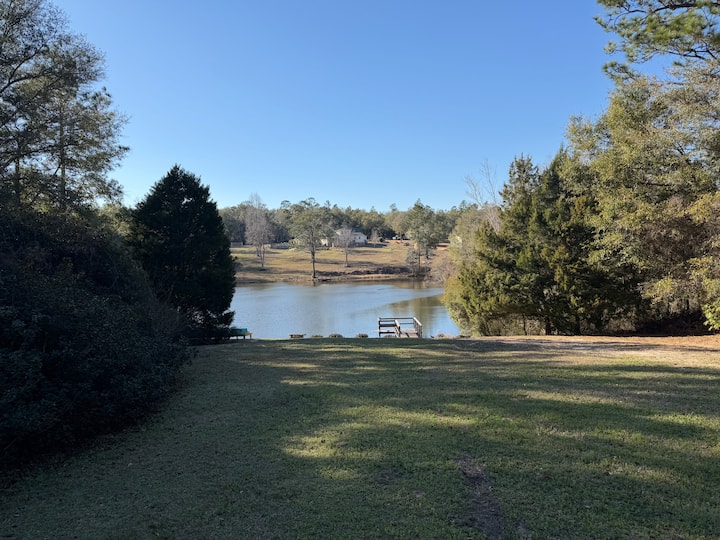 Rustic Lake House Retreat - Milton, FL