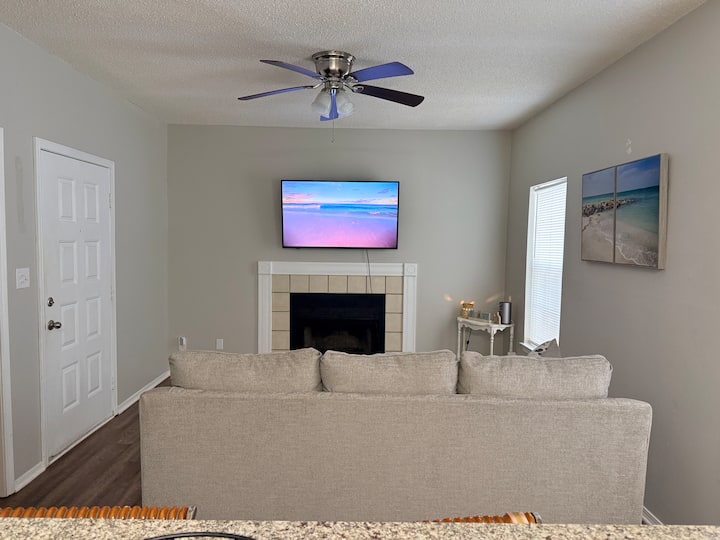 Cozy Beachy Riverwalk Condo - Brent, FL