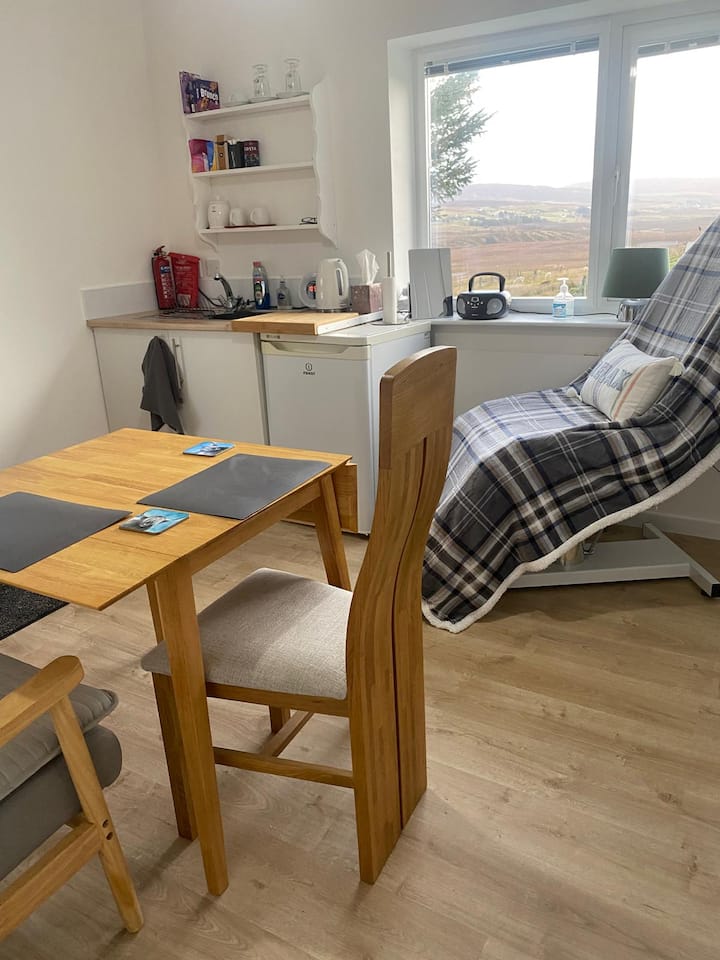 The Retreat, Uigshader
4 Miles From Portree - Portree