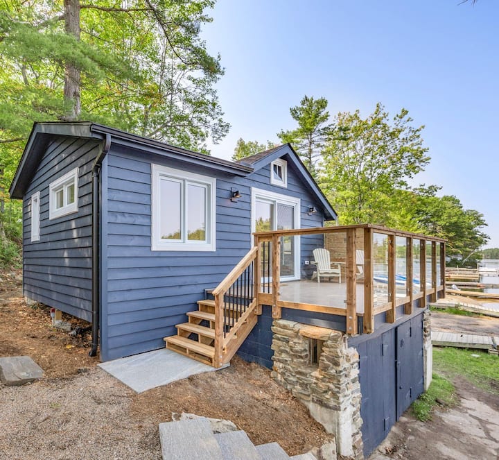 New Boathouse In Muskoka, Fireplace On Waters Edge - Gravenhurst