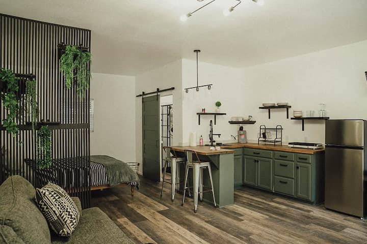Peaceful Couples Retreat Merlin & Grants Pass - Oregon