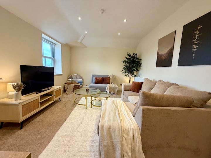 Modern & Super Spacious Apartment- Free Parking - Harrogate
