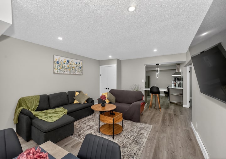 2br Suite Near Yyc Airport & Downtown - 4324 – Up - Calgary
