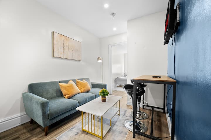 Cozy 1br Steps To Downtown Core - London, ON, Canada