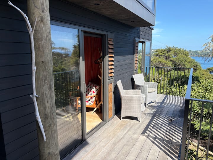 Sandy Bay, Private Suite With Bush And Sea Views, - Waiheke Island