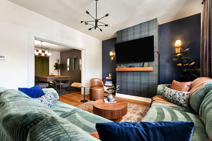 Family Friendly + Pool Table + Game Room - Pittsburgh, PA