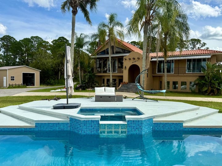 Island Home — Pool, Kayak & Stunning Sunsets - Deltona, FL