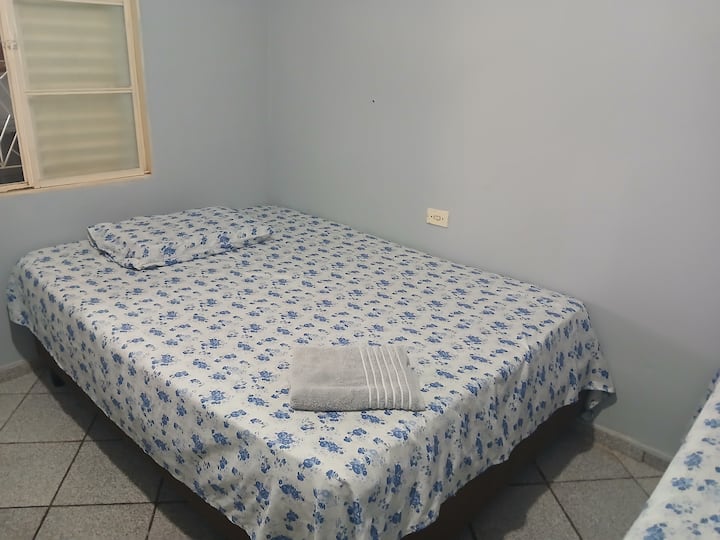 Casa Da Frente Com 2 Quartos E Espaço Amplo - Mogi Guaçu