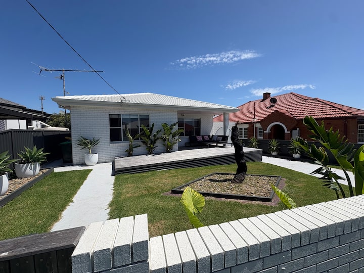 Pink Salt At Port Kembla Beach - Wollongong