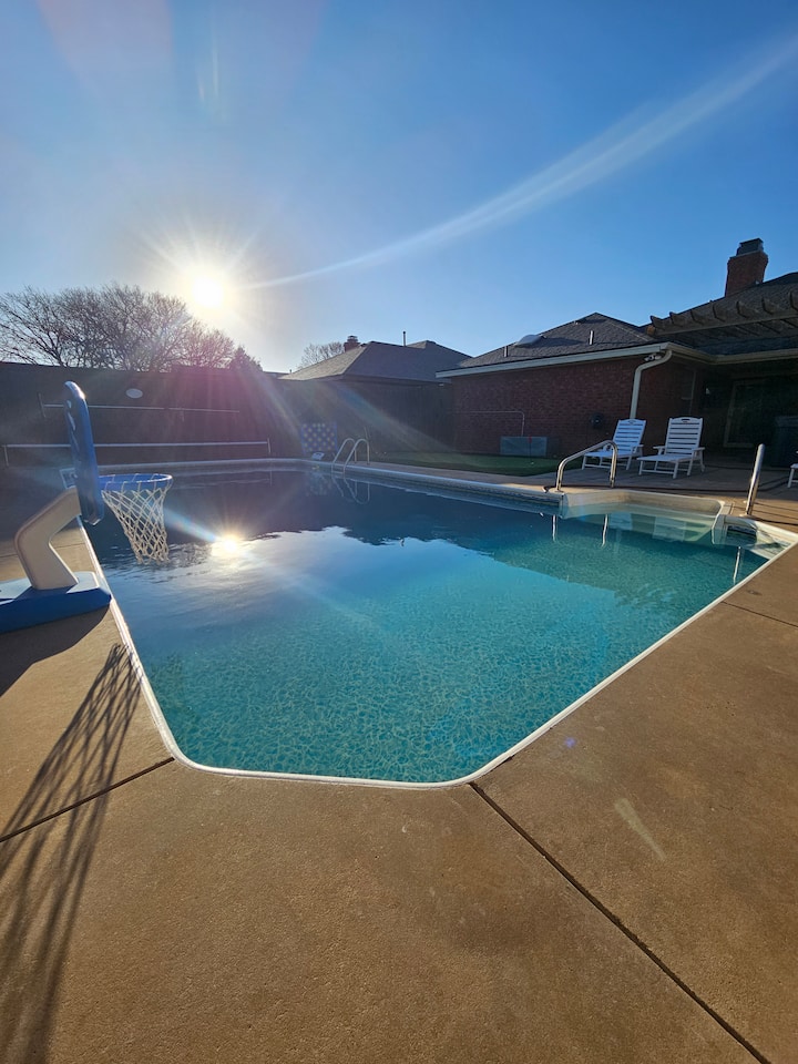 Heated Pool | Hot Tub | Mini Putt | Smoker Grill - Lubbock, TX