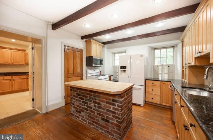 Historic Farmhouse In Audubon - King of Prussia, PA