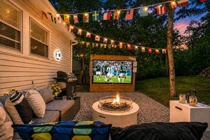 Outdoor Cinema Fire Pit Grill Board Games - Kansas City, KS