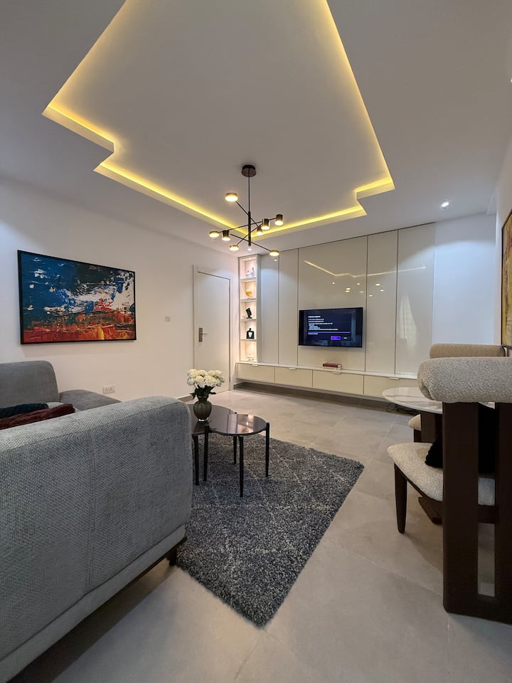 Lovely 1 Bed + Pool In Prime Location - Lagos